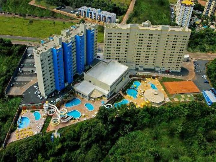 Piscinas24hs Golden Dophin Lazer - Caldas Novas