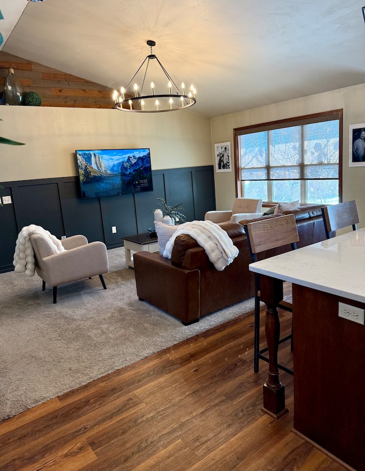 Home In West De Pere- 7 Miles From Lambeau Field - 霍巴特