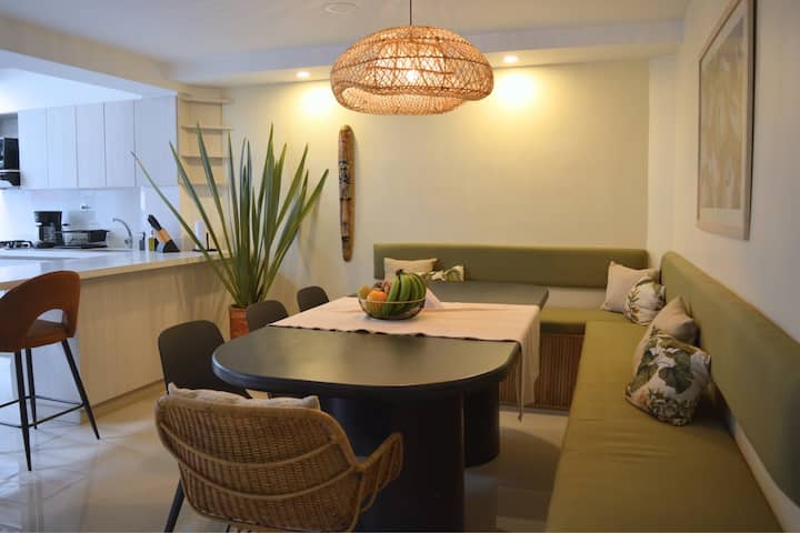 Huge Designer Home With Parking Near The Stadium - Medellín