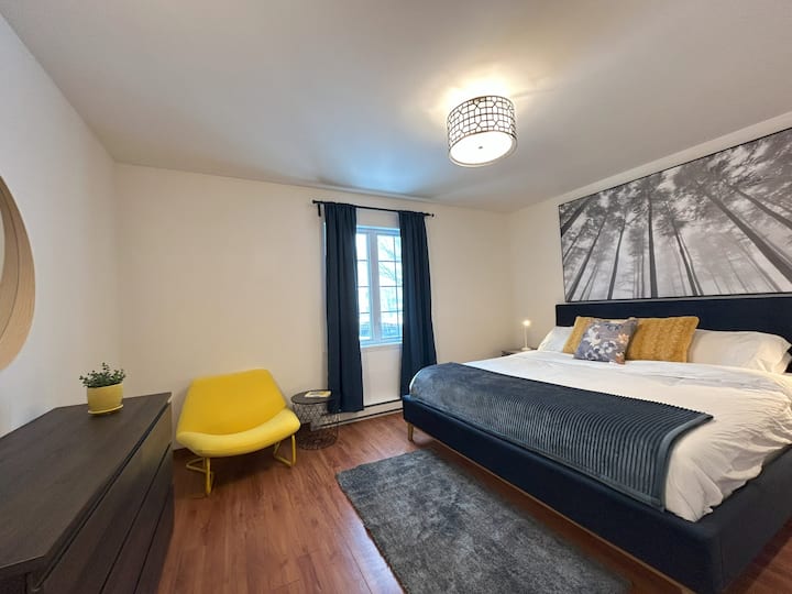 Chez Soi -Bien Situé- 8 Pièces- 2 éTages-3 Parking - Québec, QC