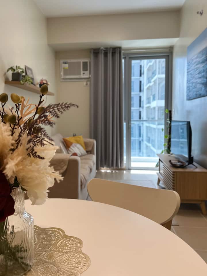 Elegant 1br Condo At Palladium - Iloilo City