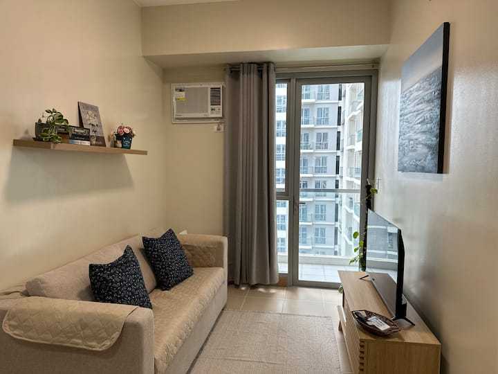 Elegant 1br Condo At Palladium - Iloilo City