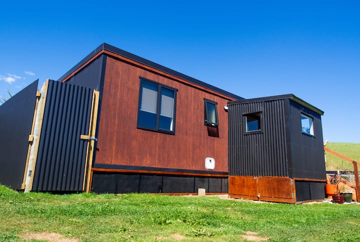 Island Time - Off Grid Tiny House At Monkey Island - South Island