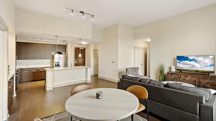 Corporate Comfort In The Clouds | Cozy | Upscale - Fairfax, VA