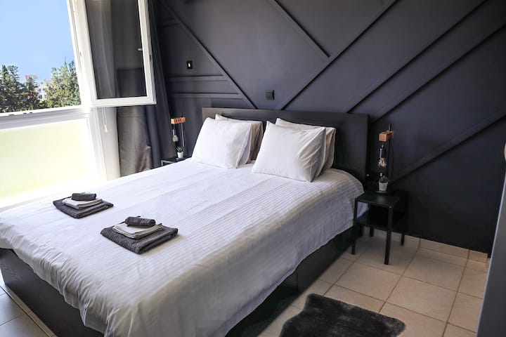 Estéa • Theresa's Modern & Chic Apt With Pool - Paphos