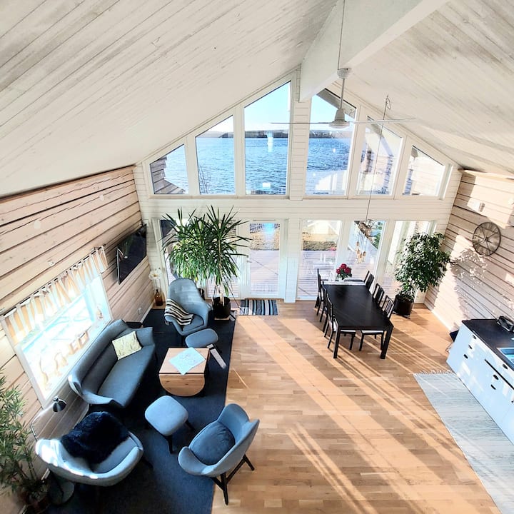 Sjönära Villa I Lantlig Miljö - Sweden