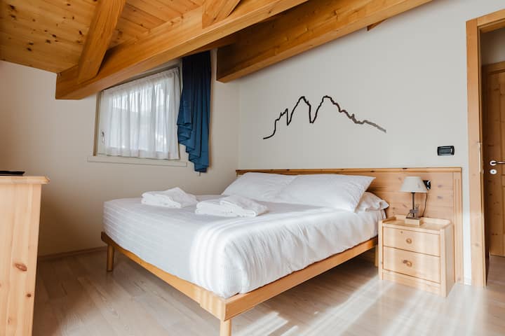 Pinzolo Ski Lodge
Vicino Funivie - Madonna di Campiglio