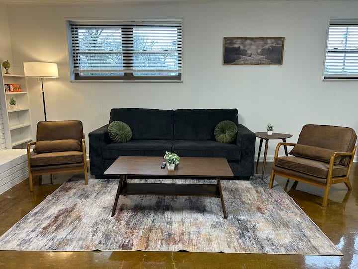 Charming One Bedroom One Bath W/ Mountain Views! - Maryville, TN