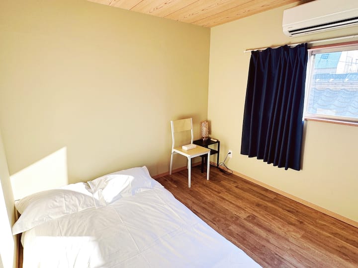 Lb | Prime Location Near Shinsaibashi & Namba |3br - Osaka