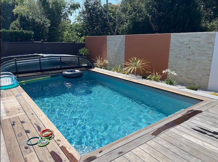 Maison à éTage Avec Piscine Et Jardin Paisible - Vertou