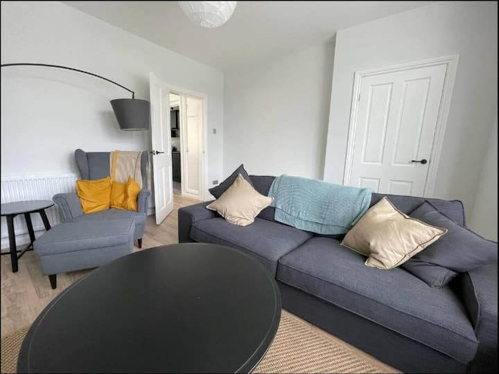 Modern 3 Bedroom Home - Sheffield