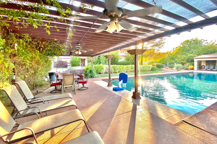 Massive Pool Home W/ Tennis, Basketball, & Arcade - Las Vegas, NV