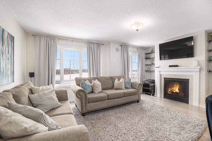 Stunning 3 Bedroomtownhouse - Kanata