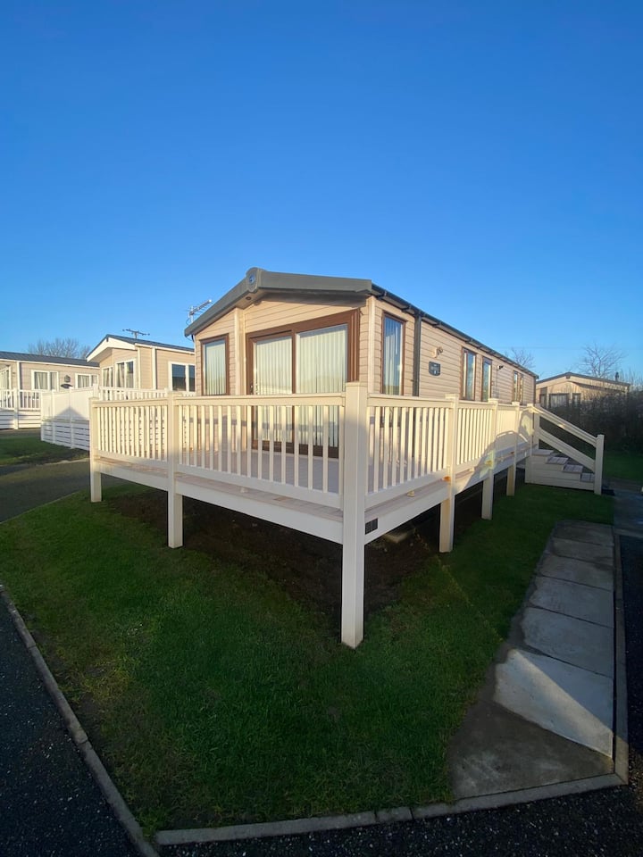Sunflower 62, Tarka Holiday Park - Barnstaple