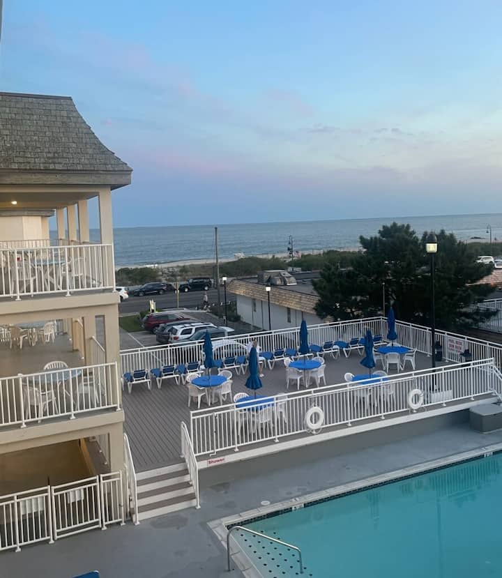 Beachfront 2 Bedroom In Town - Cape May, NJ