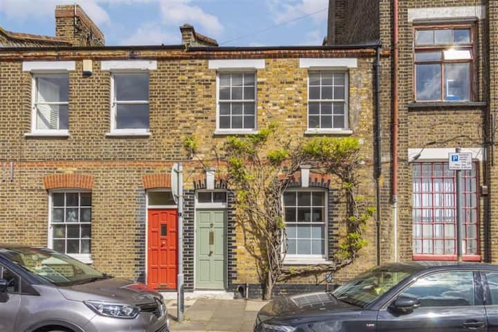 Stylish Victorian Terraced House In East London - London