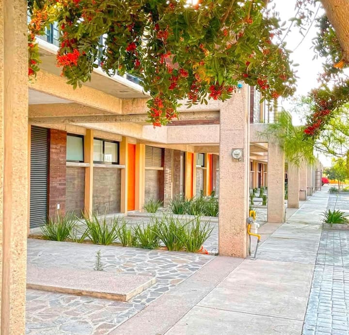 Amplia Casa En Privada (5min Zona Industrial Slp) - San Luis Potosí