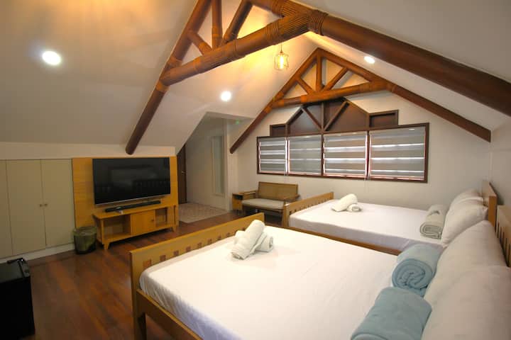 Hidden Oasis: Skyroom - A Peaceful Attic Getaway - Gingoog