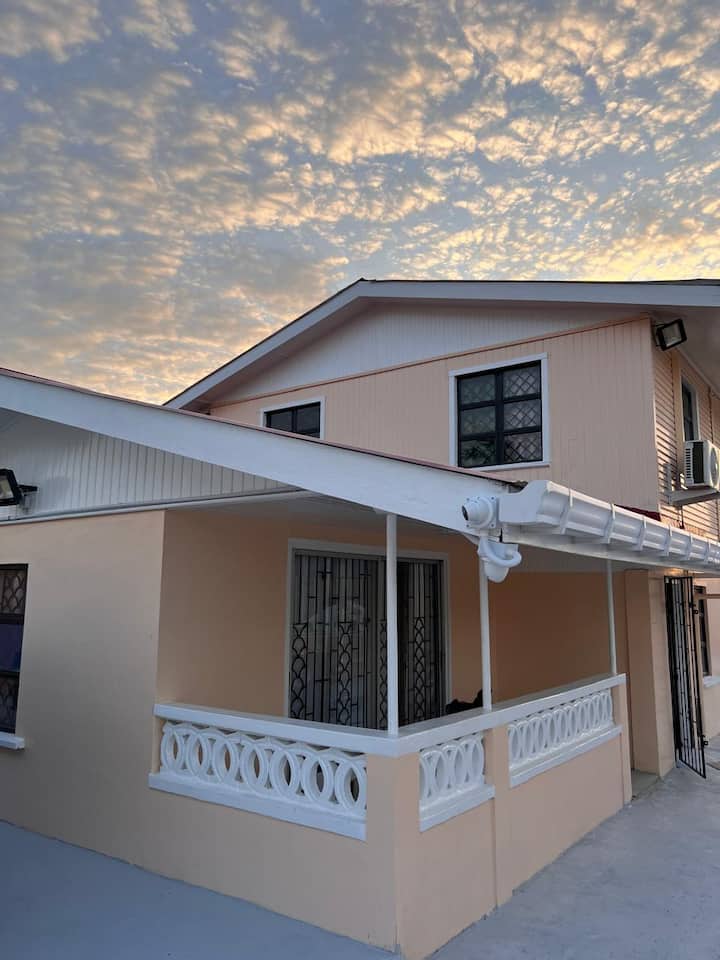 The Village Stay.
5 Bedrooms Home In Central Gt. - Guyana