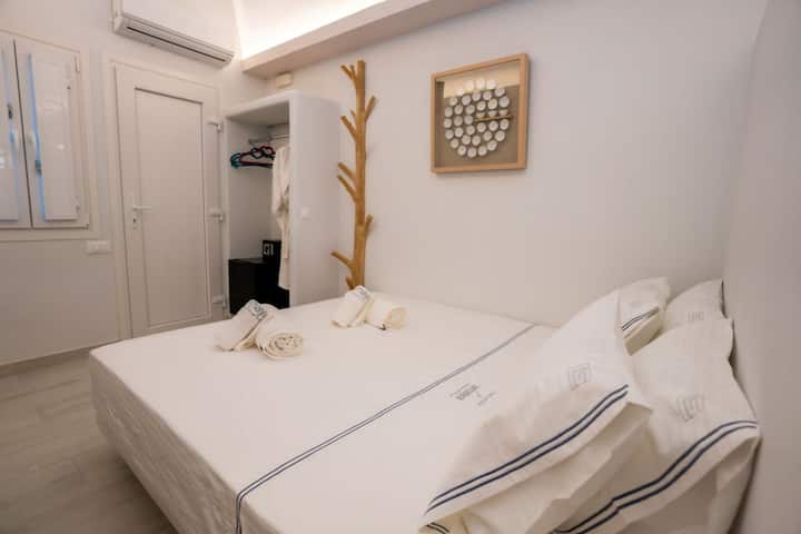 Zen Elegant - Beach Front Room - Santorini