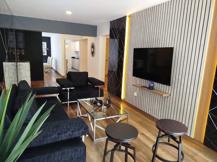 Walk To Kennedy & Larco * Terrace Apt * 2 Parking - Lima