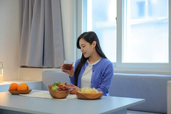 [아늑에어 진주] 라운지 #다이닝 #빔프로젝터 #트윈베드 #고급침구 #진주성차량4분 - 상대동