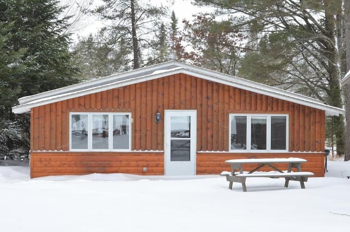 Northwoods Lakeviews Pet Friendly Fishing Cabin - St. Germain, WI