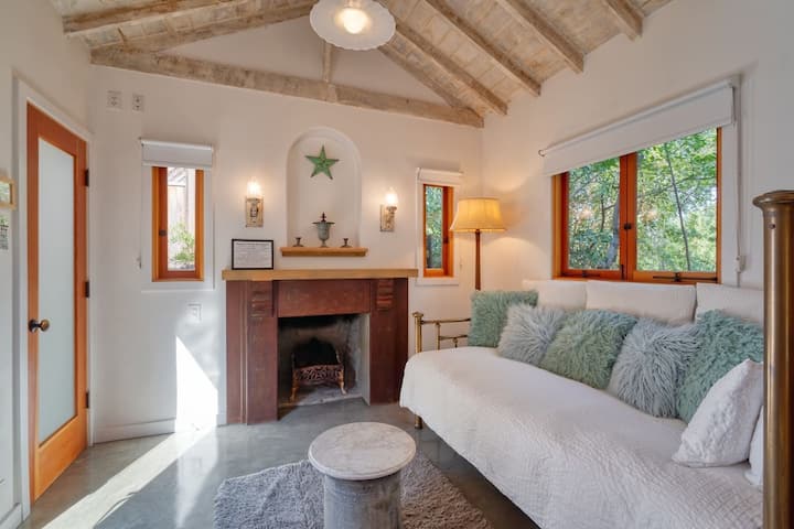 The Little Blue Bungalow Romantic Or Solo Retreat - Topanga, CA