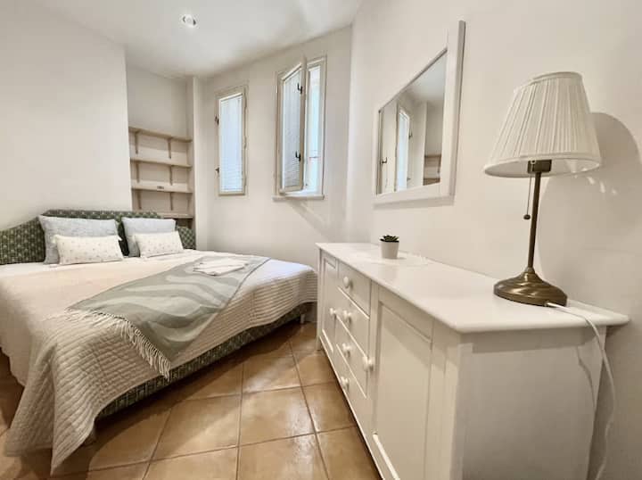 Charming Old-time Apartment In The Heart Of Prague - Prag