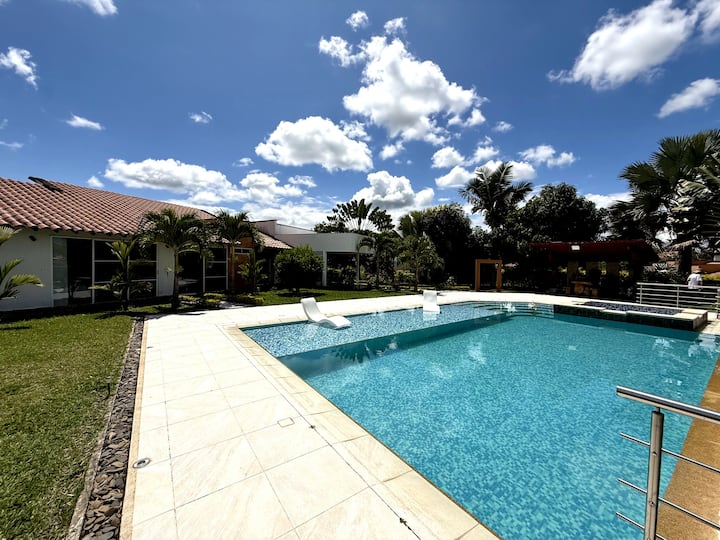 Casa Campestre, Piscina, Asador. - Pereira, Colombia