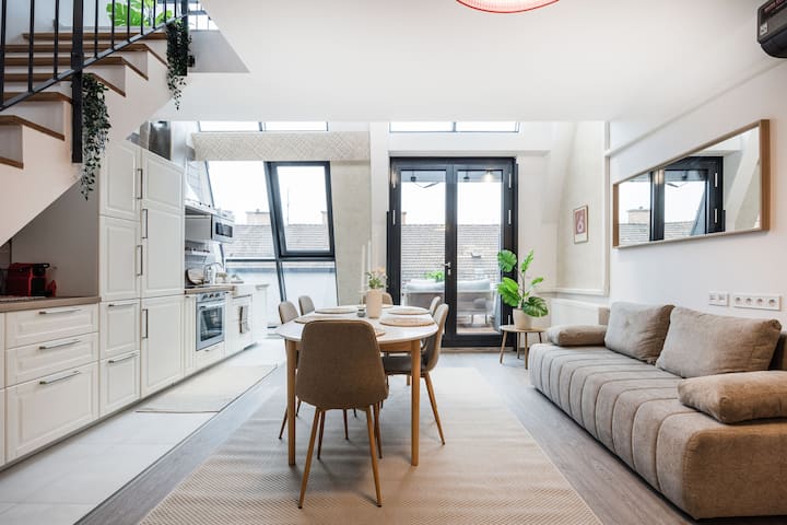 Summit Stay - Penthouse With Parking For Two - Budapest