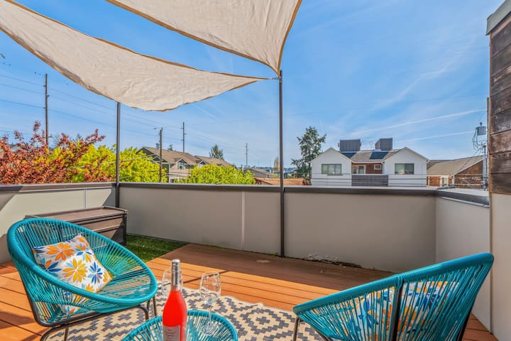 Brews + Bites + Pickle Balls! Ballard Basecamp - Seattle, WA