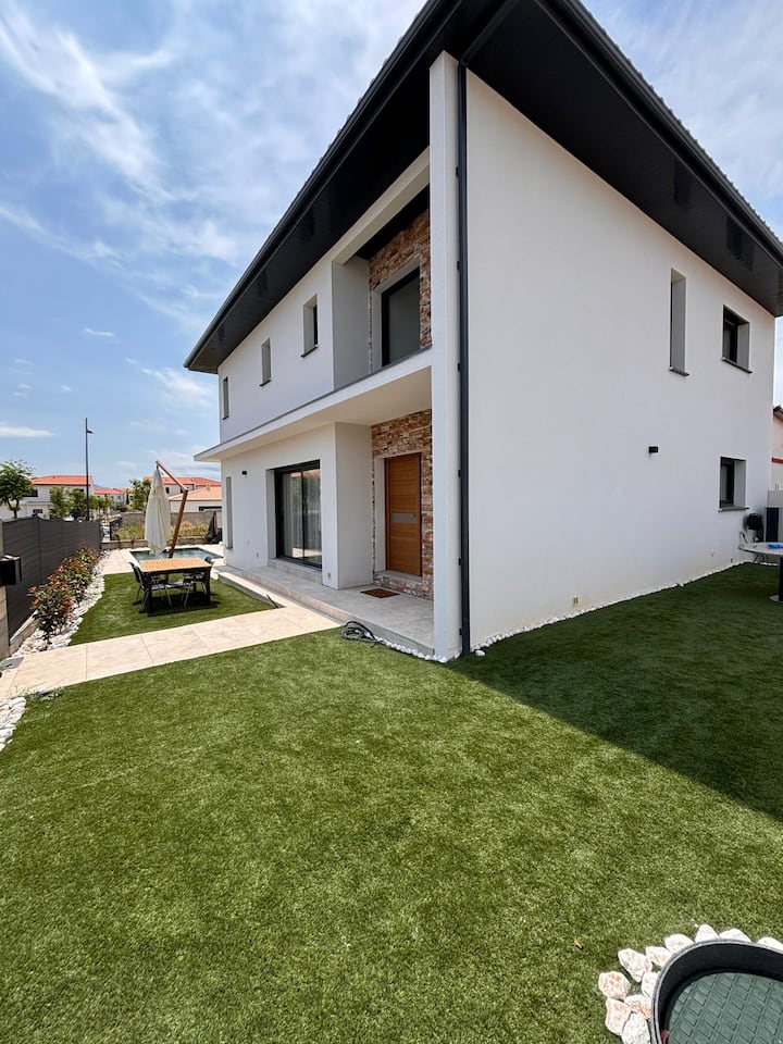 Villa D'exception Avec Piscine - Perpignan