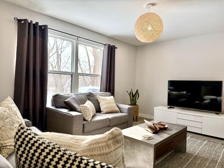 Spacious Apartment In Dt Chatham - Chatham-Kent