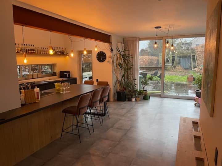 Ruime Moderne Woning. - Kontich