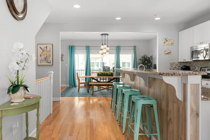 Downbythebay 115- Waterfront/4br/sleep 15/pool -
