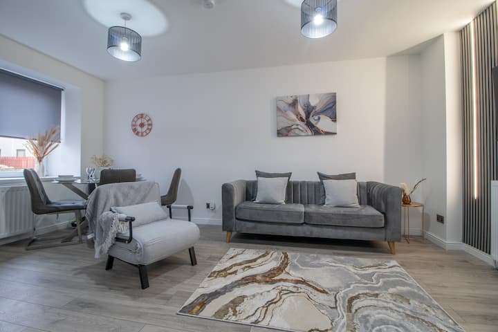 Modern 2 Bed Cottage In Larkhall - Strathaven
