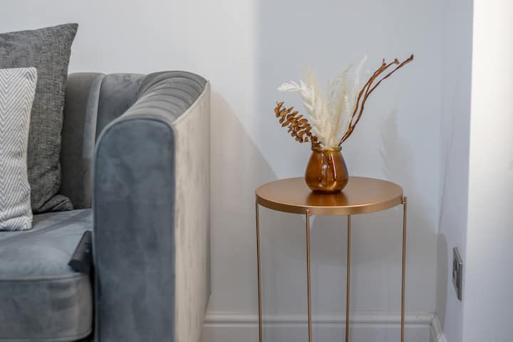 The Larky - Modern 2 Bed Cottage In Larkhall - Motherwell