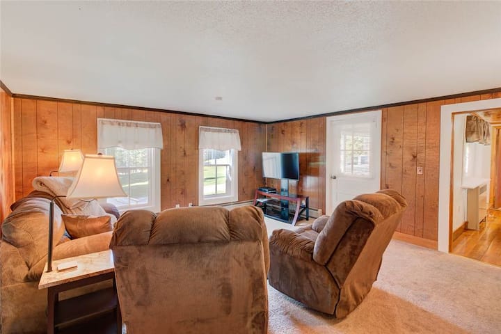 Vt Budget Friendly Apartment - Jamaica, VT