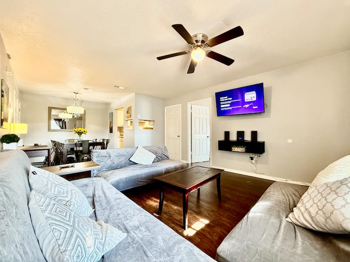 1st Floor Centrally Located - Corpus Christi, TX