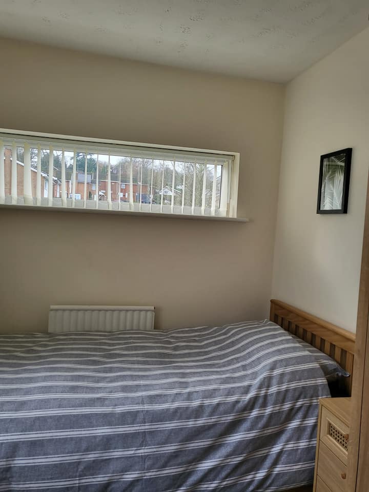 Single Room In A Cosy House - Slough