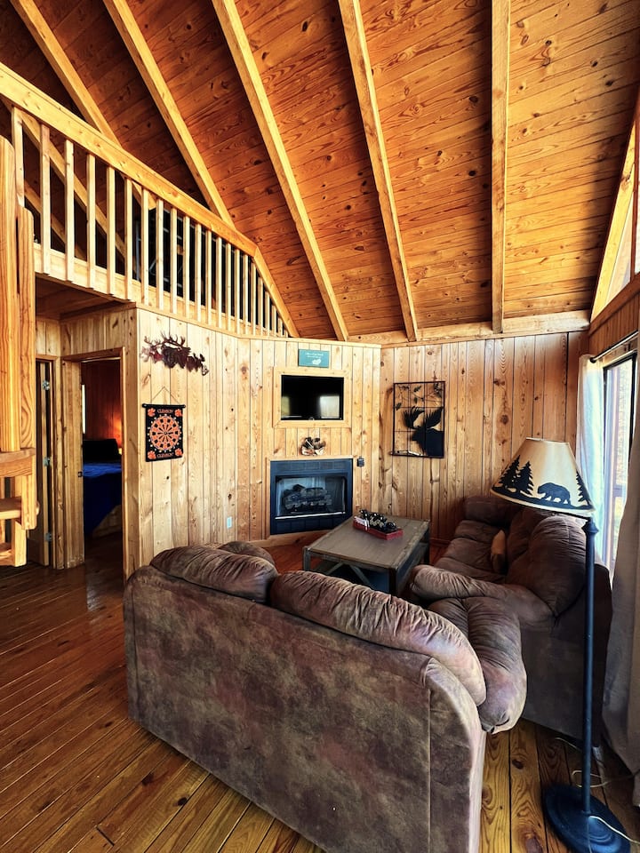 Cozy Keowee Cabin Retreat In Six Mile - Lake Keowee, SC
