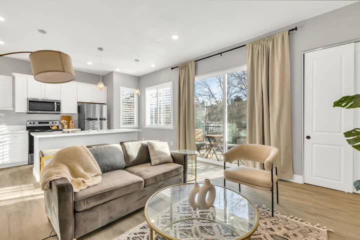 Midtown Midrise-topaz- In The Heart Of Sactown! - Sacramento