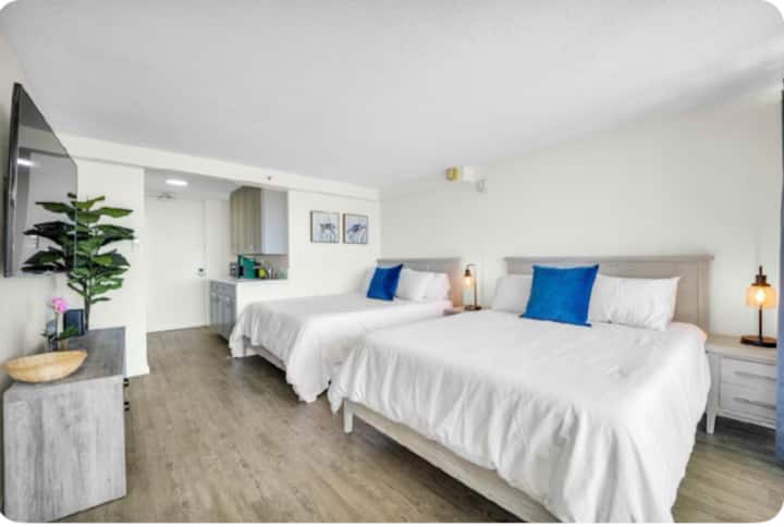 Waikiki Studio W/ Stunning Views From High Floor - Honolulu