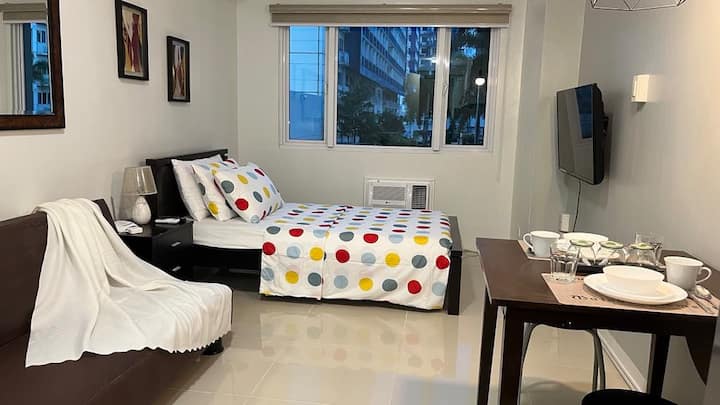 " Urban Oasis: A Serene Studio - Manila