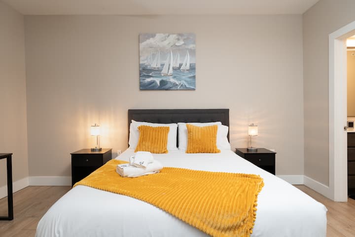 Downtown Indy Private Room - Indianapolis, IN