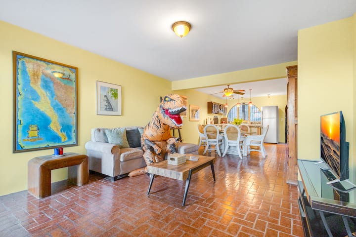 Dino-den | Walk To Downtown - Cabo San Lucas