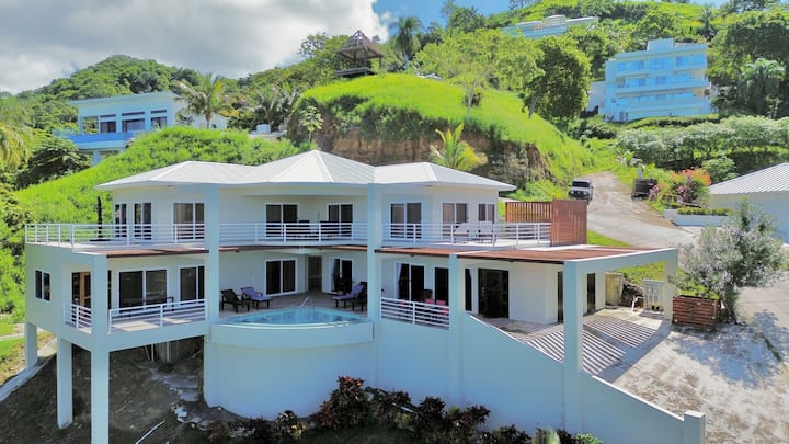 Ocean Views Luxury Villa - Private 3 Bedroom - Honduras