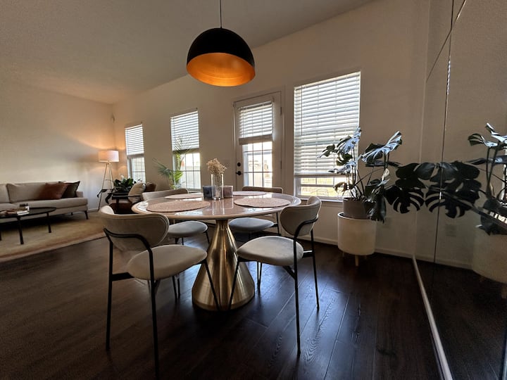 Modern Comfort In Berea - Berea, OH