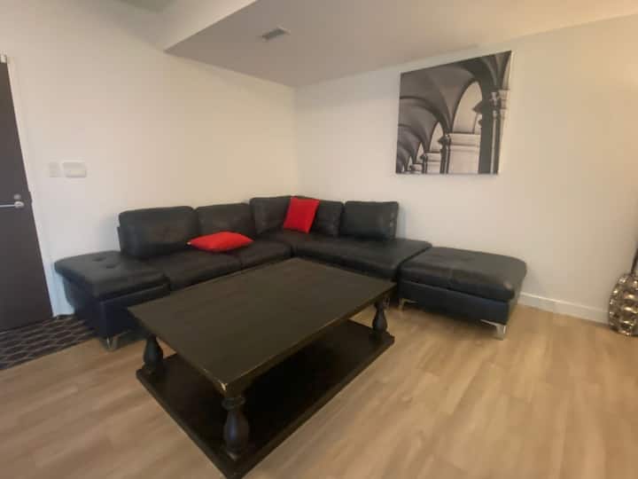 Prime Fort York Townhouse | Walk To Cn Tower | 3br - Mississauga